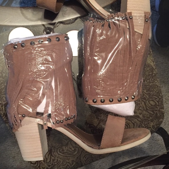 Very Volatile | Shoes | Very Volatile Block Heels | Poshmark